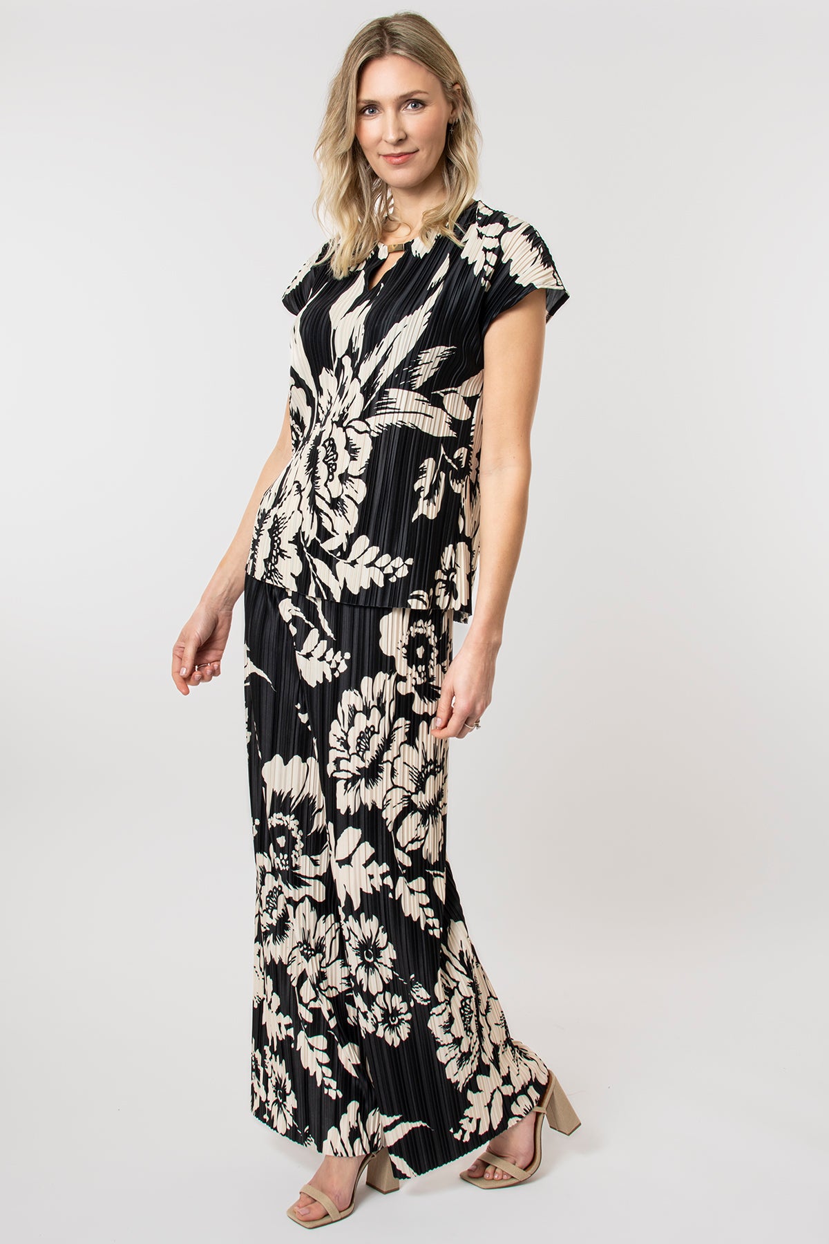 New Fashion – The Stock Shop